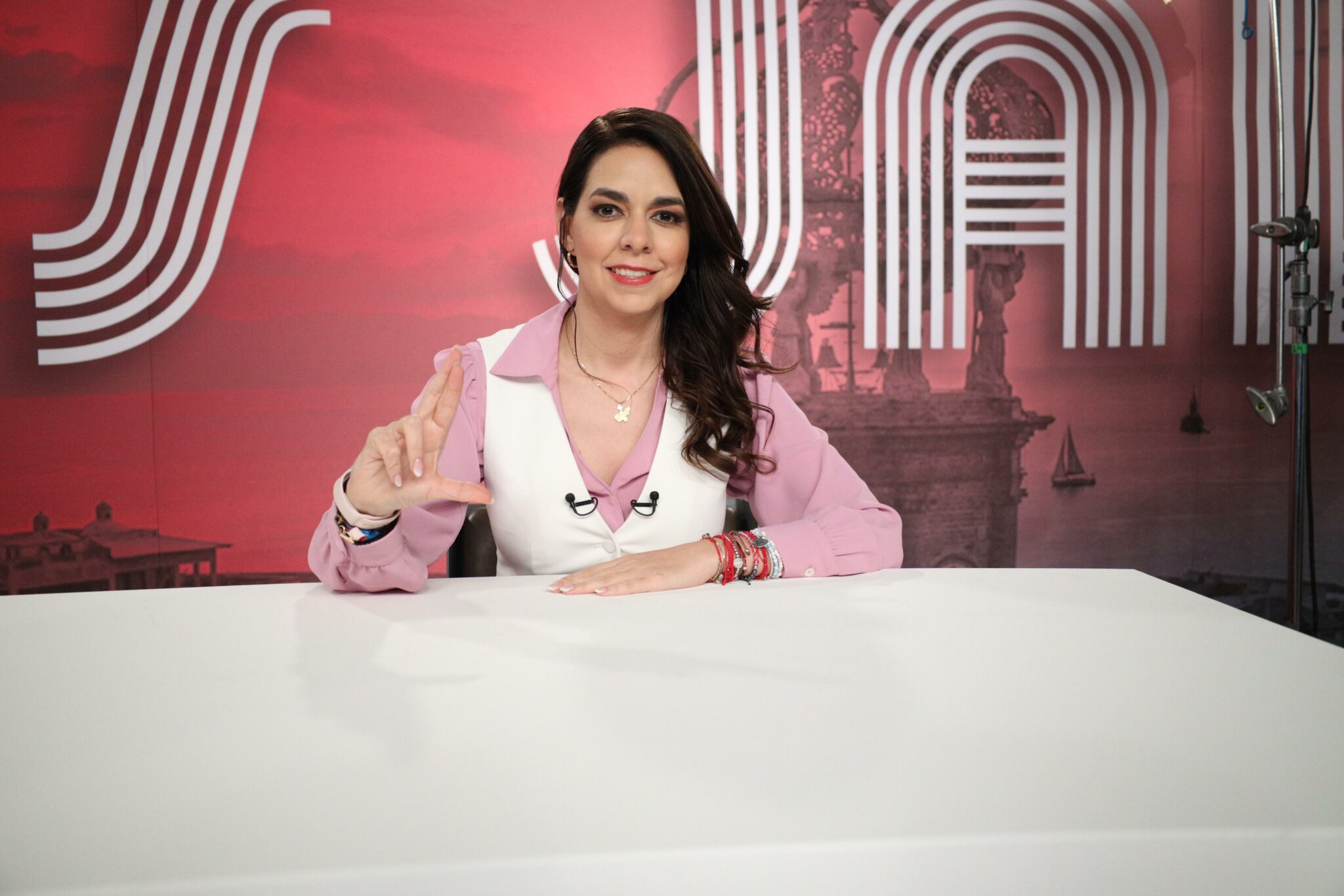 En el tercer debate por la gubernatura Lemus llama «hijas de Alito y ...